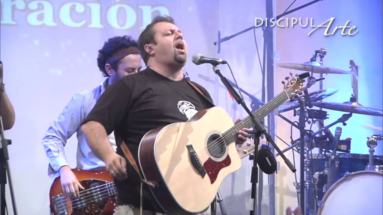 Al Que Está en el trono / Santo - Mike Bunster & Puertas Eternas - YouTube