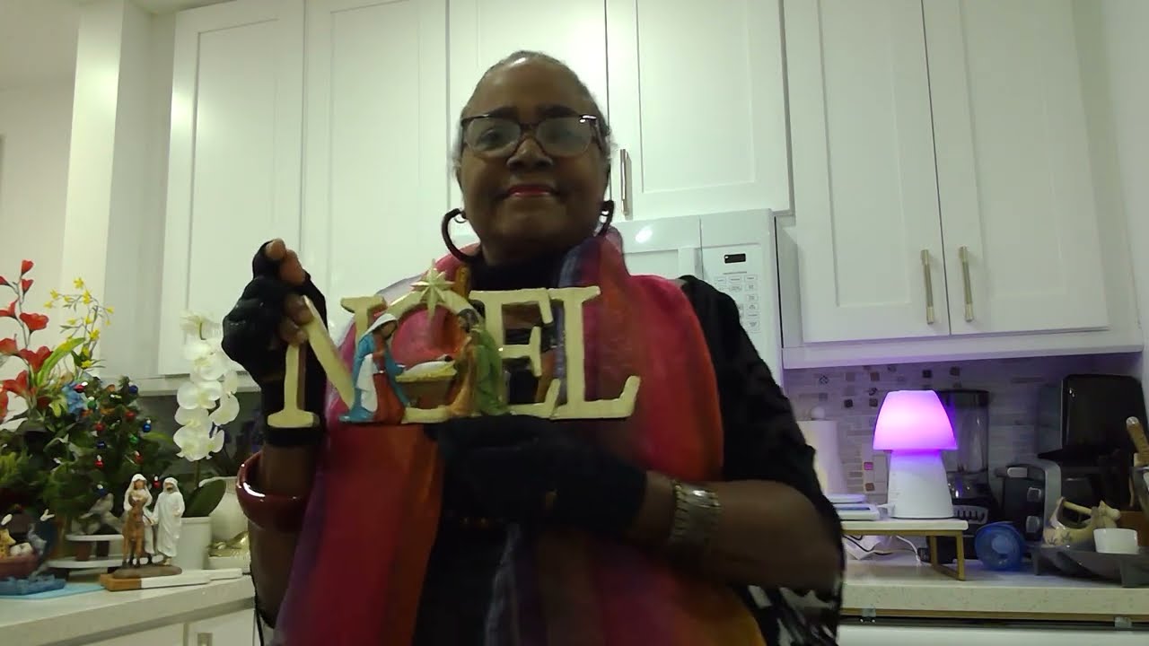 A Dance Mime! Christmas 🎄 - YouTube