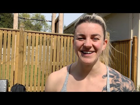 2x CrossFit Games Athlete Kate Gordon Reviews Timebirds Timer - YouTube