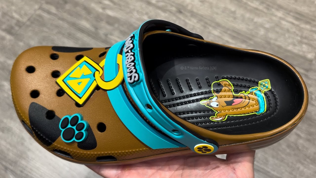 Crocs Classic Clog Scooby-Doo! - YouTube