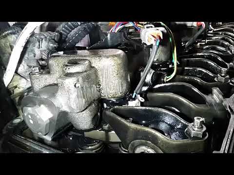 2010 Maxxforce DT, oil leak, after 3 sets injectors/pucks - YouTube