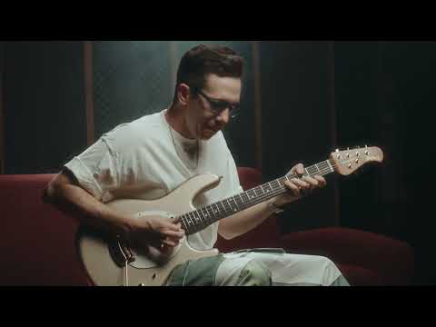 Ernie Ball Music Man: Stingray II in Collaboration with Cory Wong in Cashmere