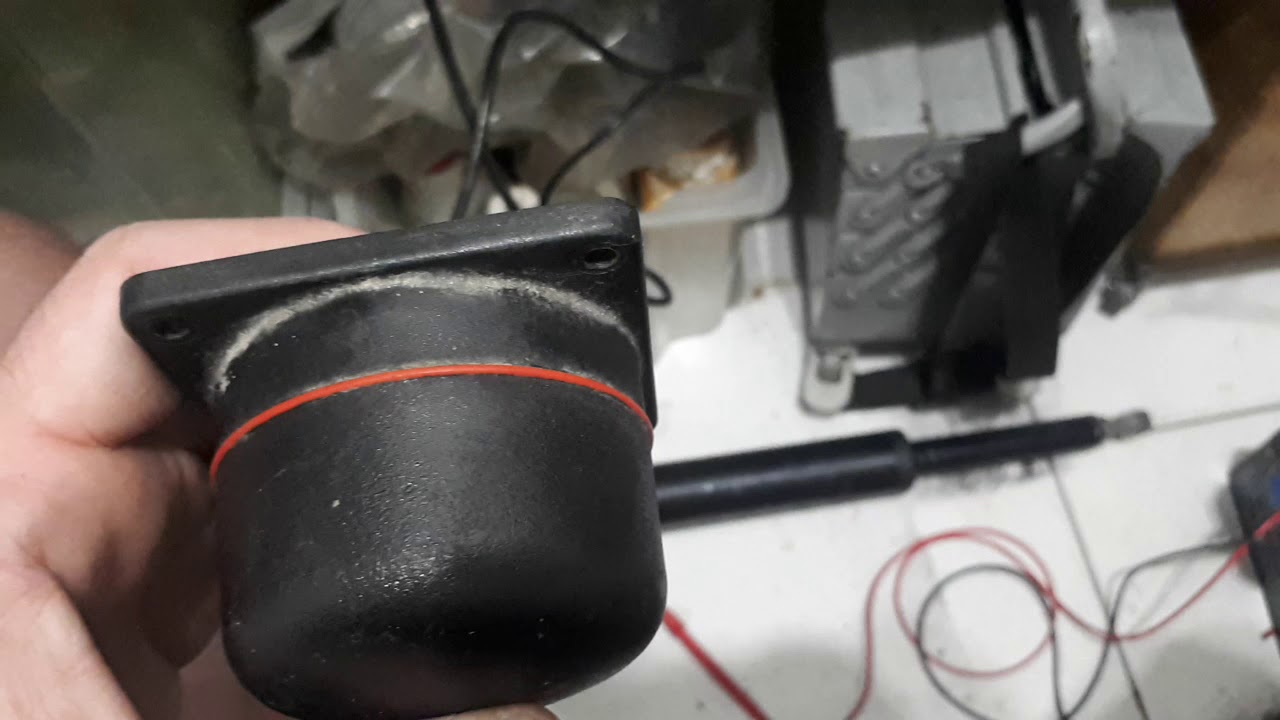 Testando Piloto Automatico Autohelm (Raymarine) ST5000 após reparo ...