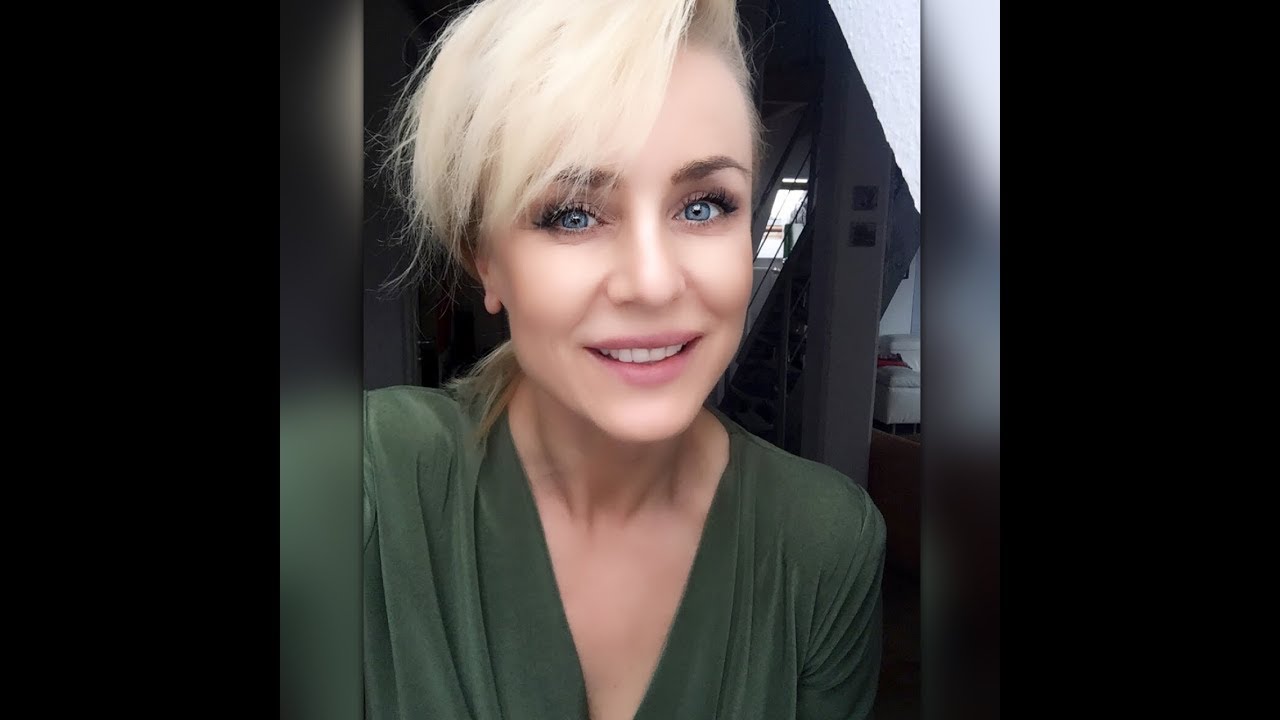 Moderatorin DIANA SCHELL - ungewohnt privat... & in Aktion - YouTube