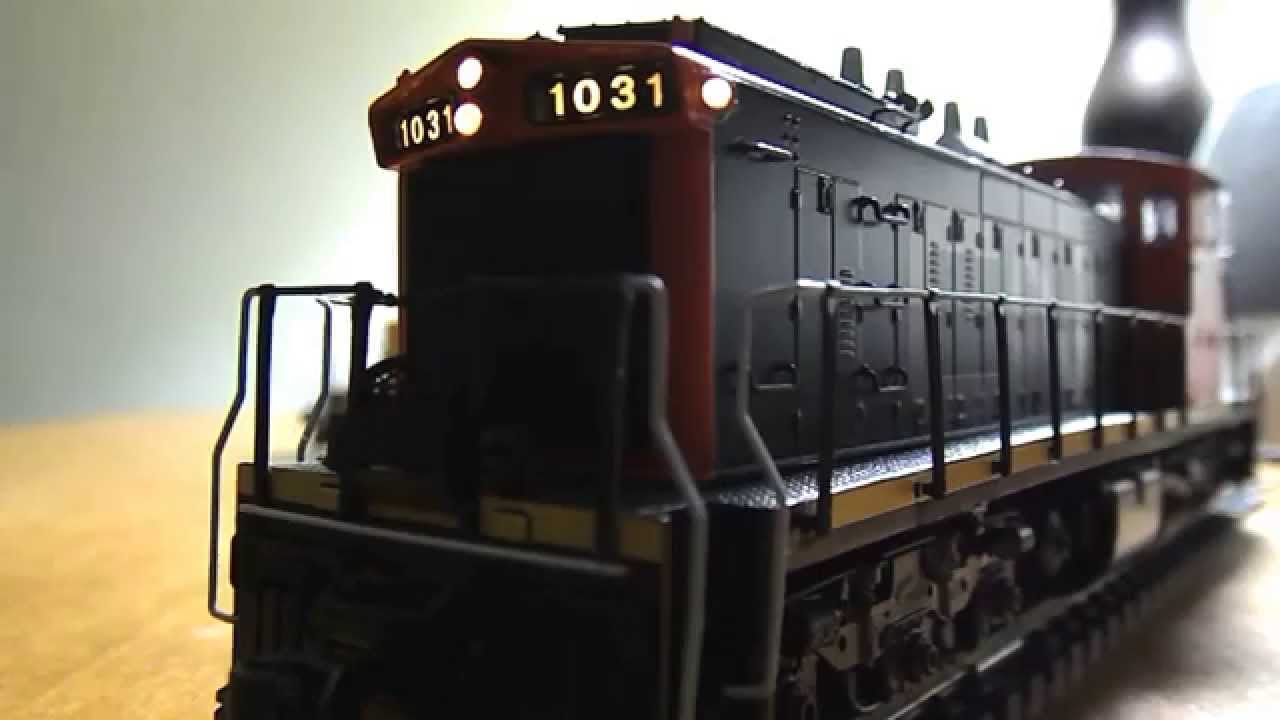 Amazing K5H horn on HO GMD-1 - YouTube