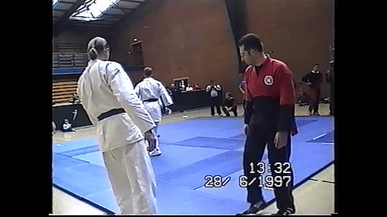 Freestyle Karate V's Traditional Karate - YouTube