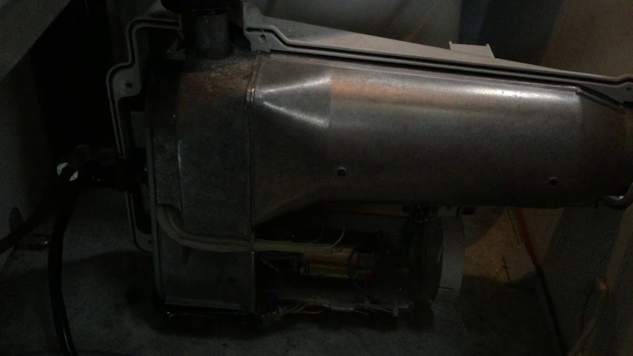 Truma E1800 gas heater at high fan / heat setting. - YouTube