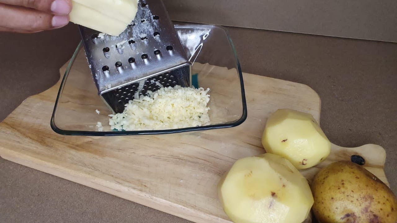 RAYA 3 PAPAS, QUESO Y AGREGA 3 HUEVOS. Deliciosa receta de papa !facil ...