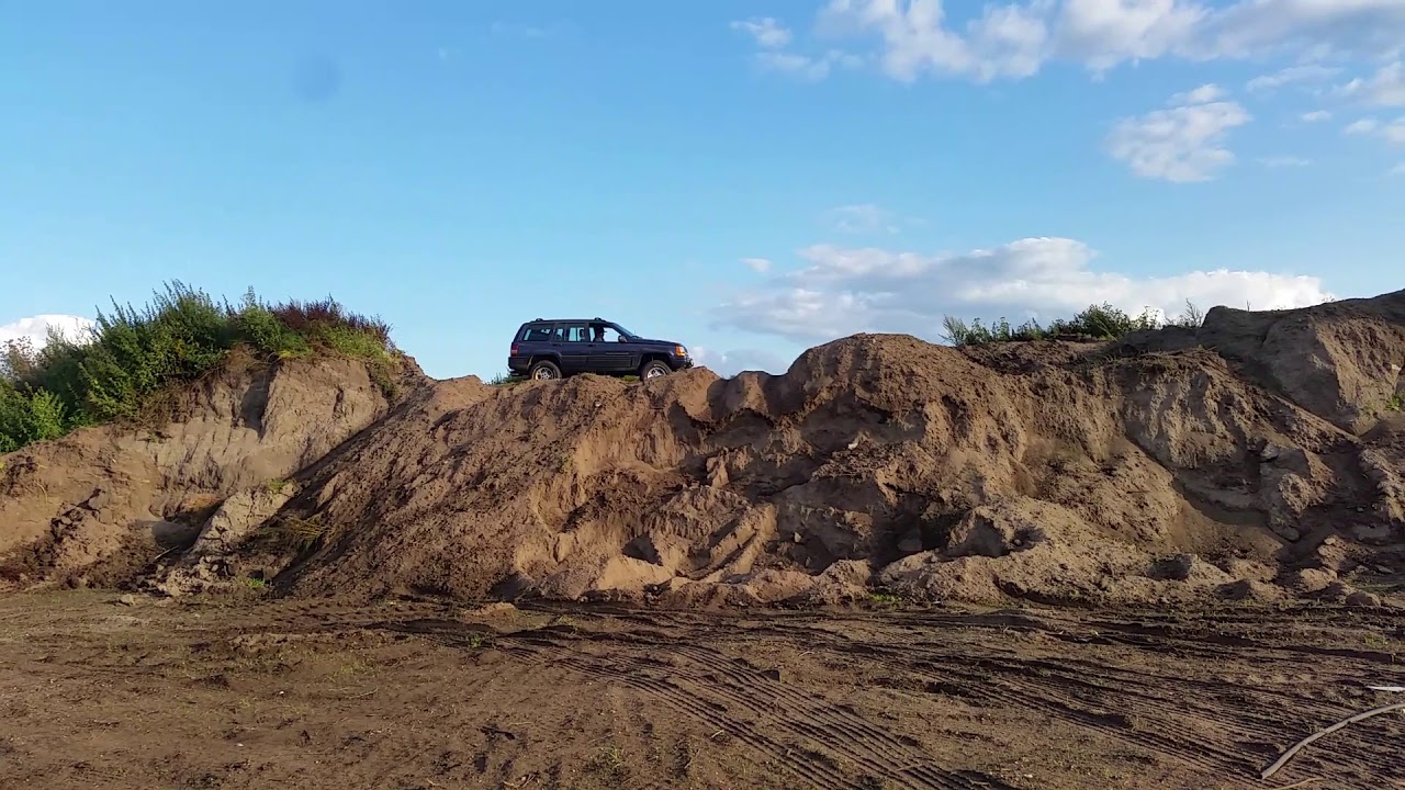 Jeep Grand Cherokee ZJ - driving in the sand part 1 - YouTube