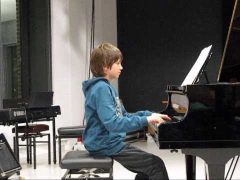 Bas optreden piano Perron-3 Rosmalen - YouTube