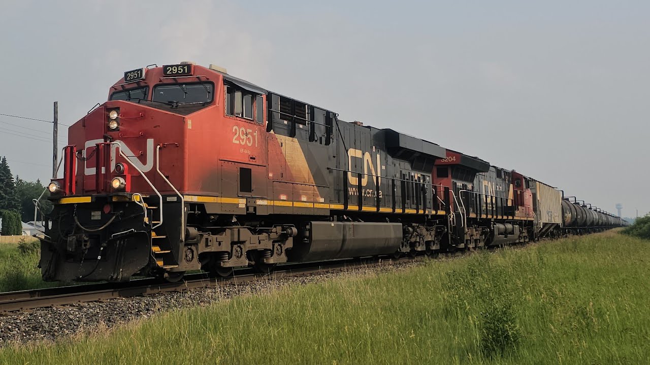CN Canola Train Heading North On The CN Yorkton Subdivision - YouTube