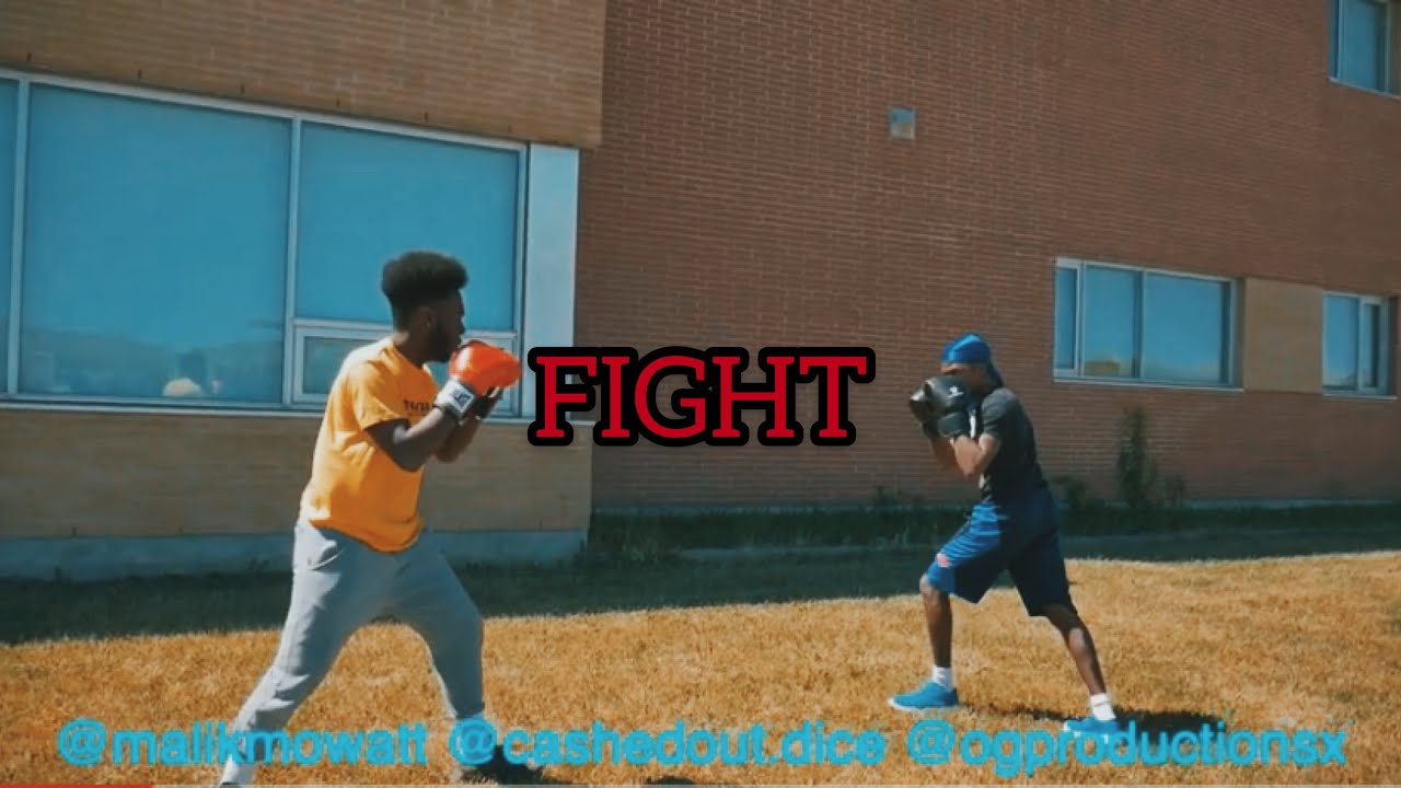 CRAZY BOXING MATCH🥊 (must watch) SOMEONE GETS KNOCKED OUT - YouTube