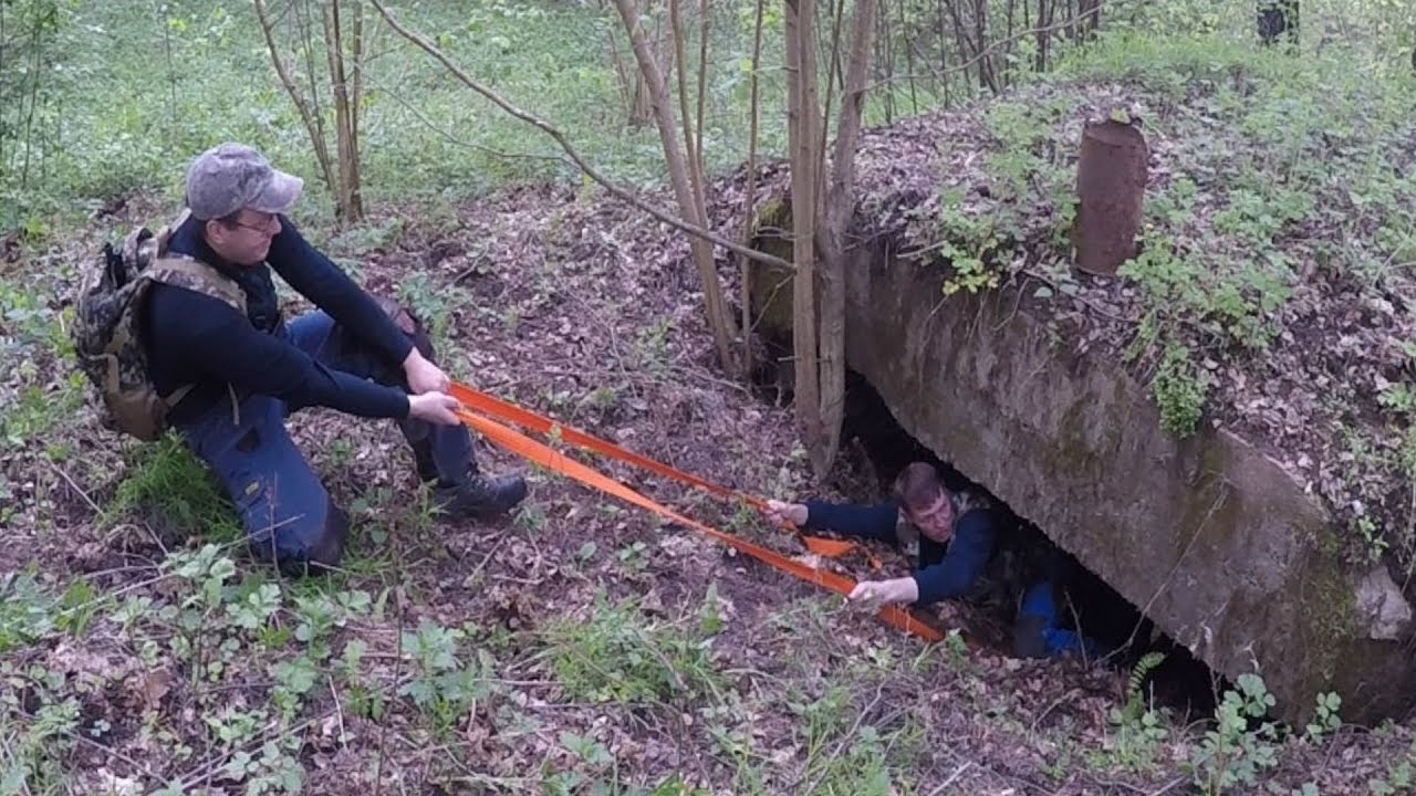 We found a SCARY bunker in the forest and that's how someone lives ...