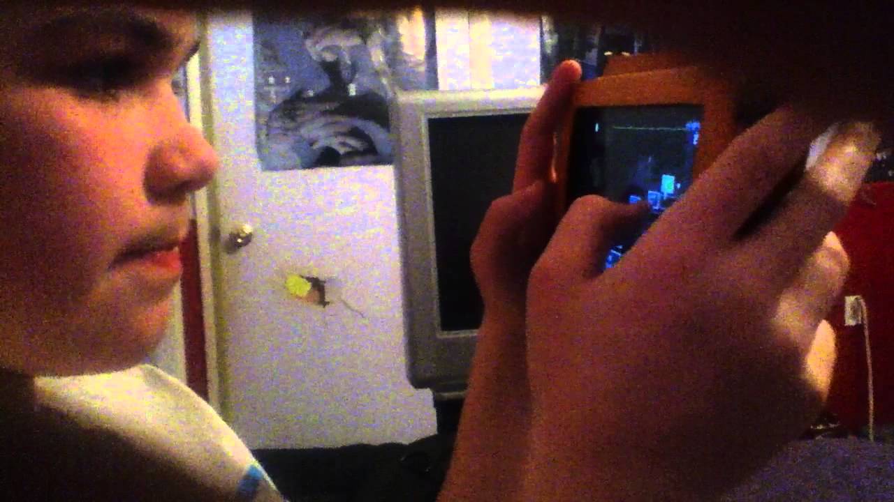 Kid gets jump scared on fnaf 3 funny - YouTube