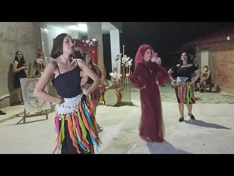 Kübra'nın muhteşem kınası