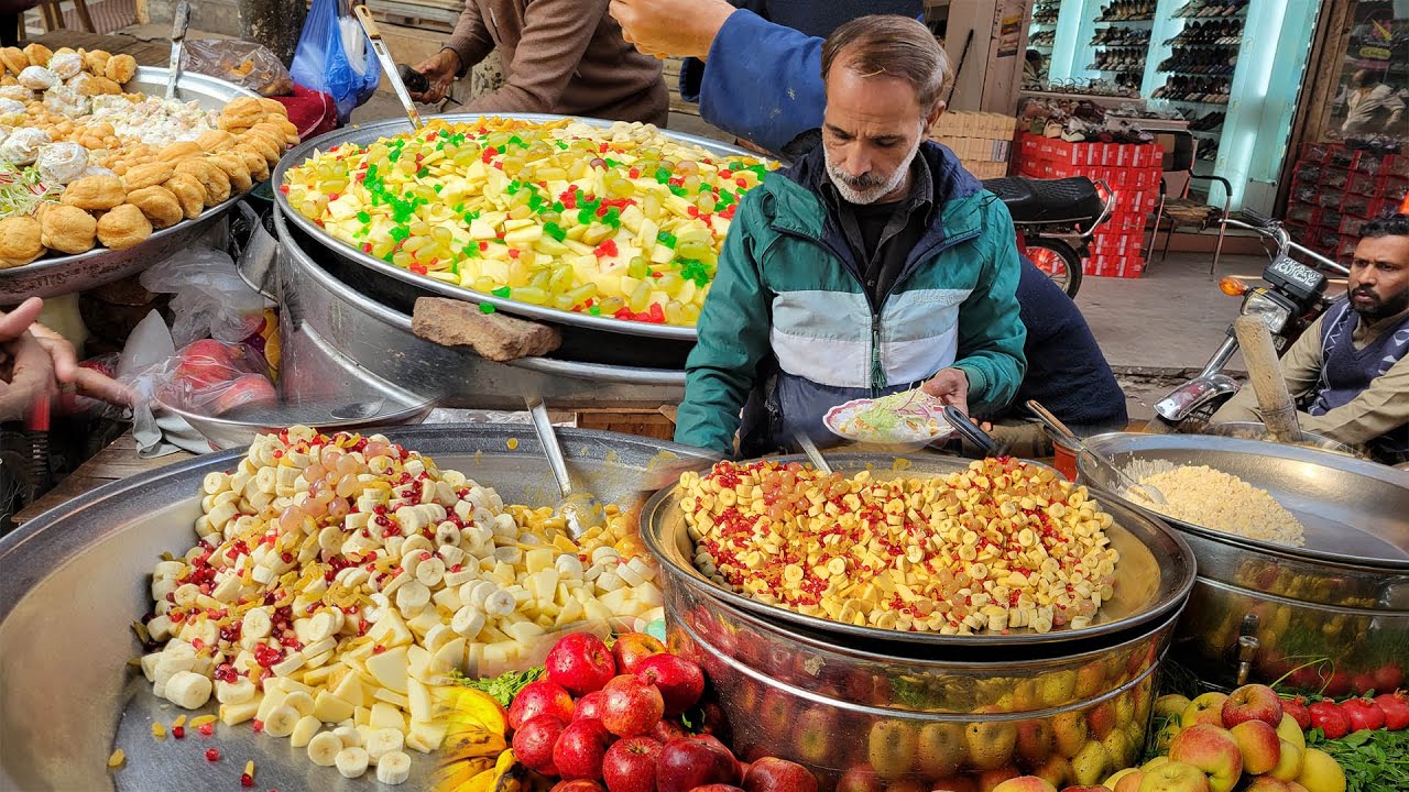 SHAFIQ FRUIT CHAAT AND DAHI BALY STREET FOOD IN LAHORE PAKISTAN | JK ...