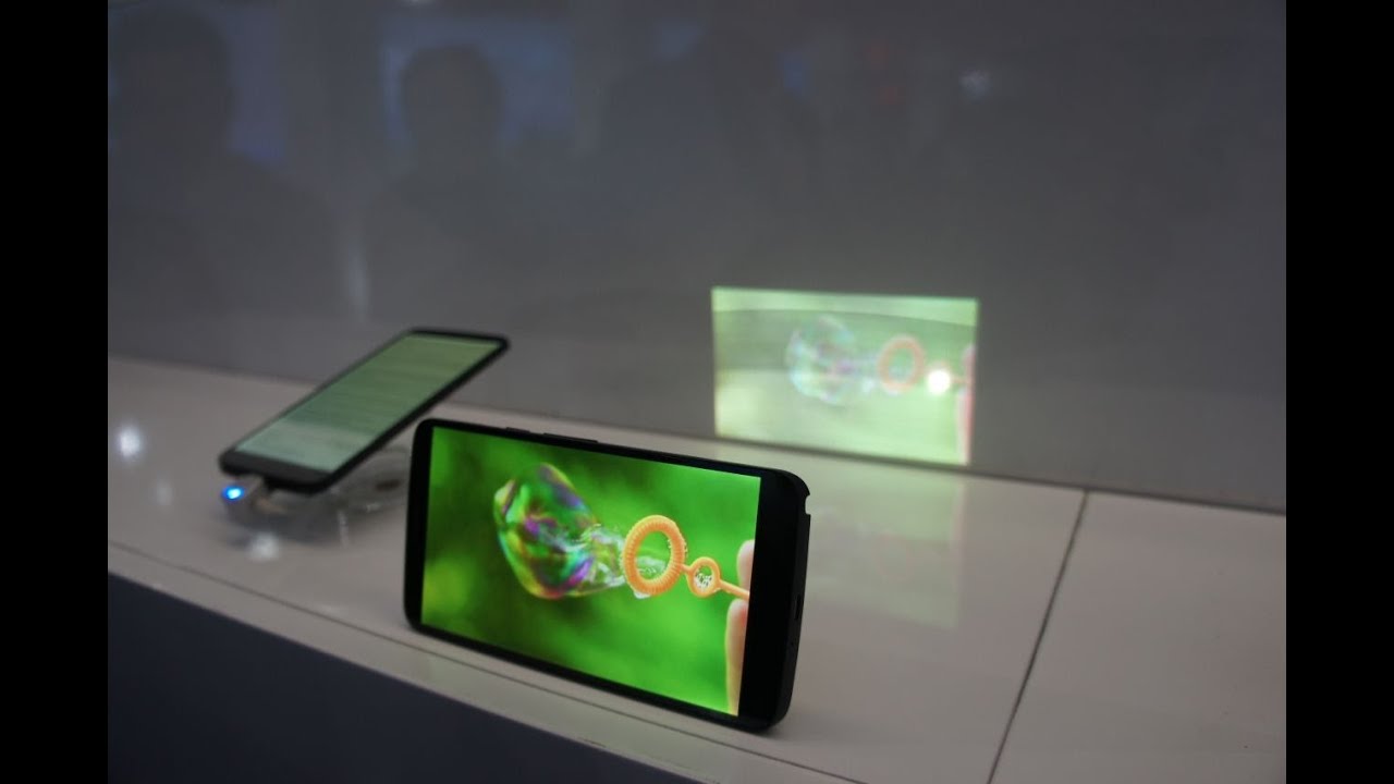 Alcatel One Touch Hero Pico Projector Beamer & E-Ink Hülle - YouTube