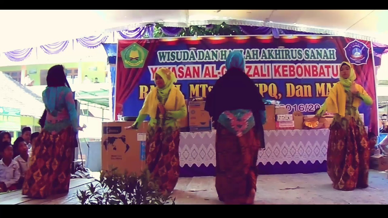 TARI LANCANG KUNING - YouTube
