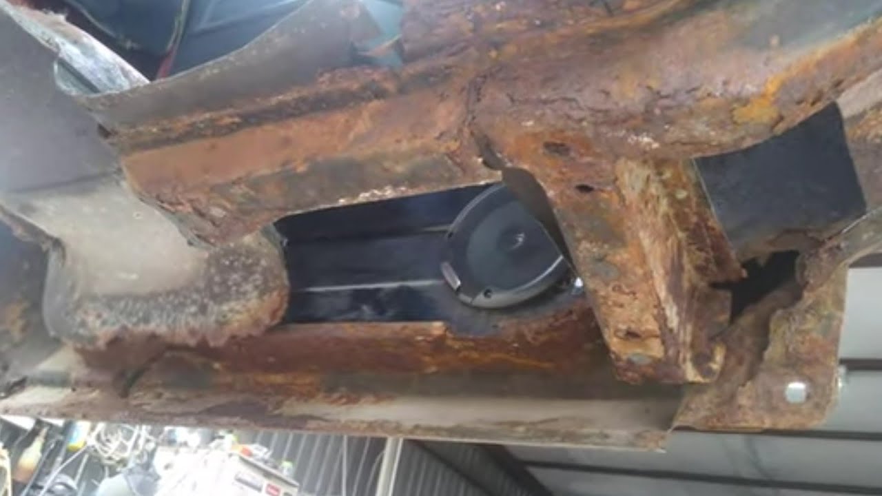 #1 video 1985 Square Body rust repair. is it to far gone? - YouTube