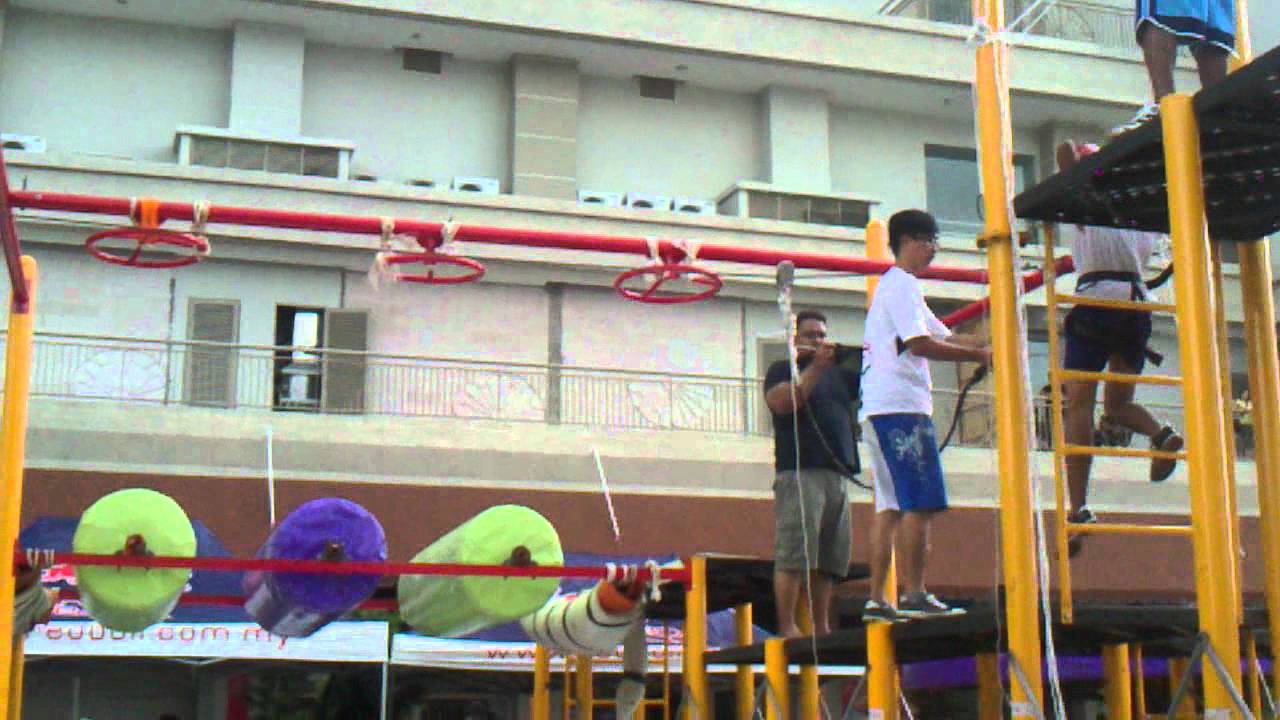 Red Bull Monkey Run ( Usher ) 16/10/11 - YouTube