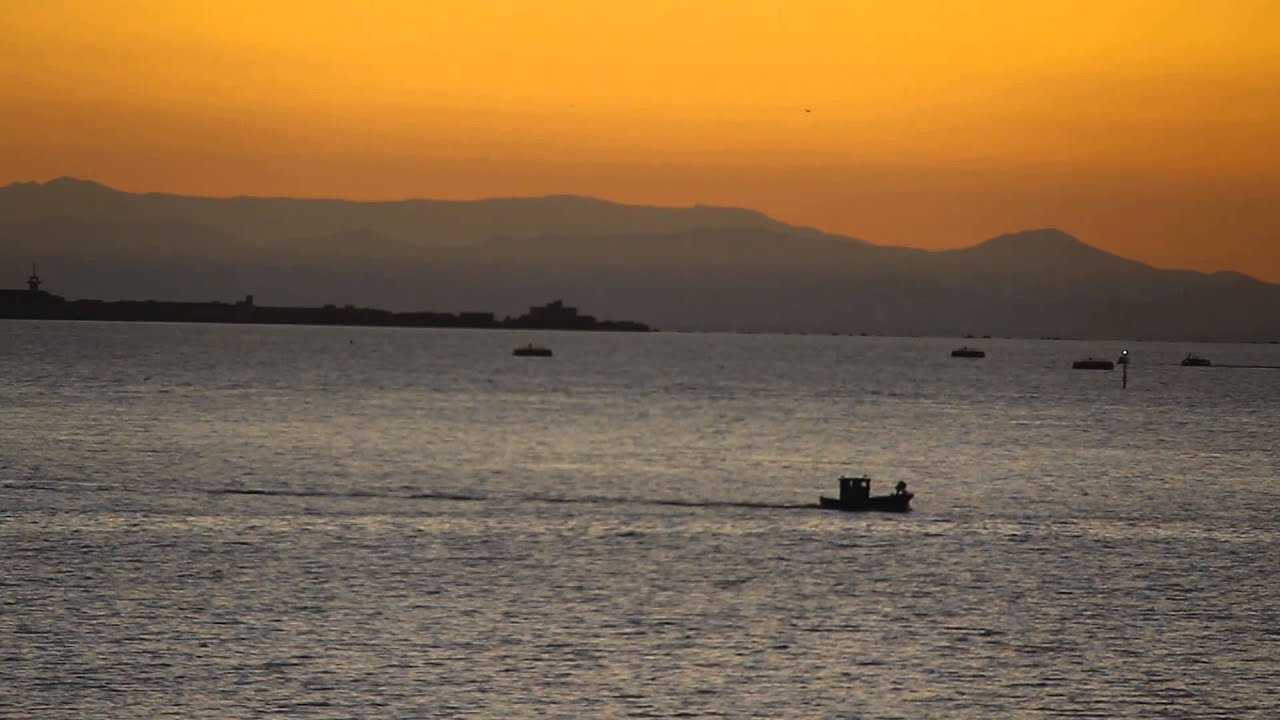 Taranto. Tramonto a MarGrande con l'Isola di San Pietro. Sullo sfondo ...