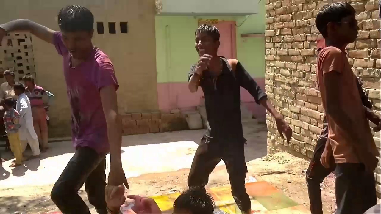 Pani wala dance - YouTube
