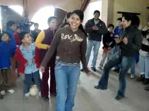 el baile del pollo - YouTube