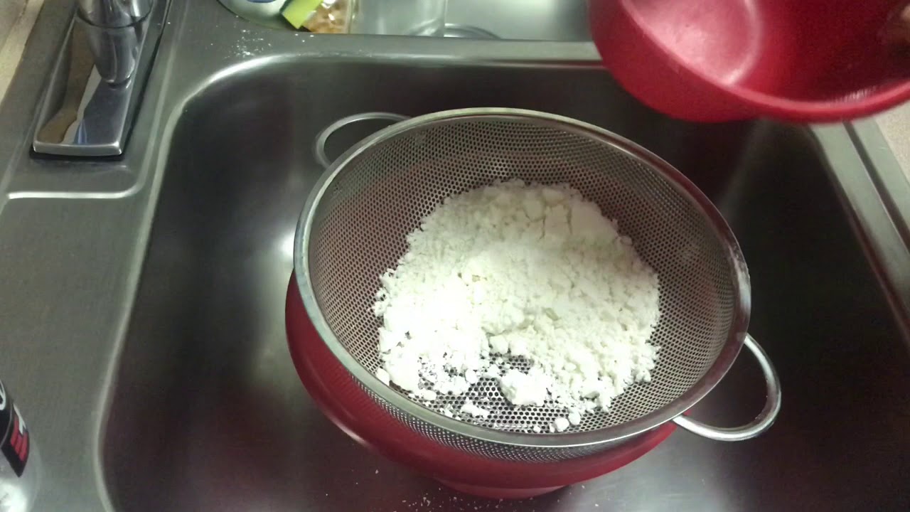 Como preparar a massa de tapioca (bejú) - YouTube