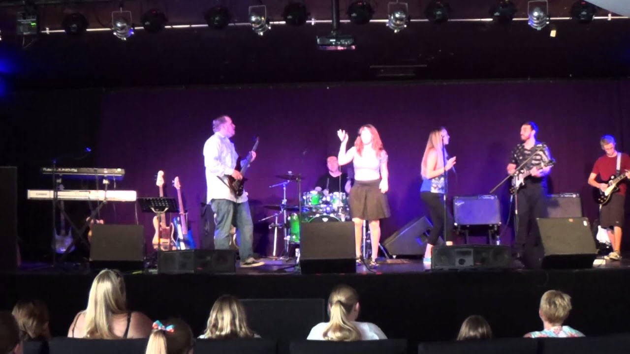Time to Fight - Marissa Rose live at Queen Bee's - YouTube