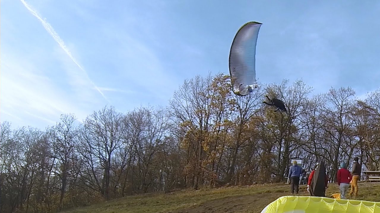 Paragliding Start Crash into the trees - really unbelievable - YouTube