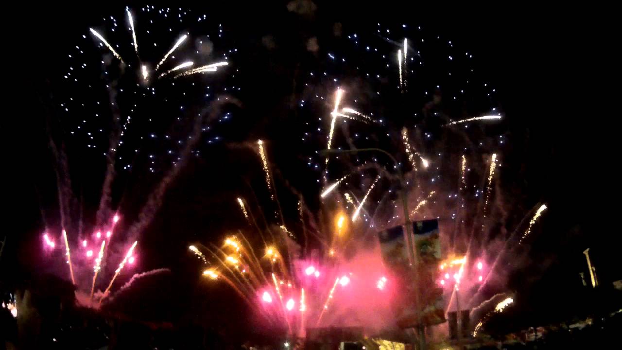 Sinulog Fireworks 2016 at SM City Cebu - YouTube
