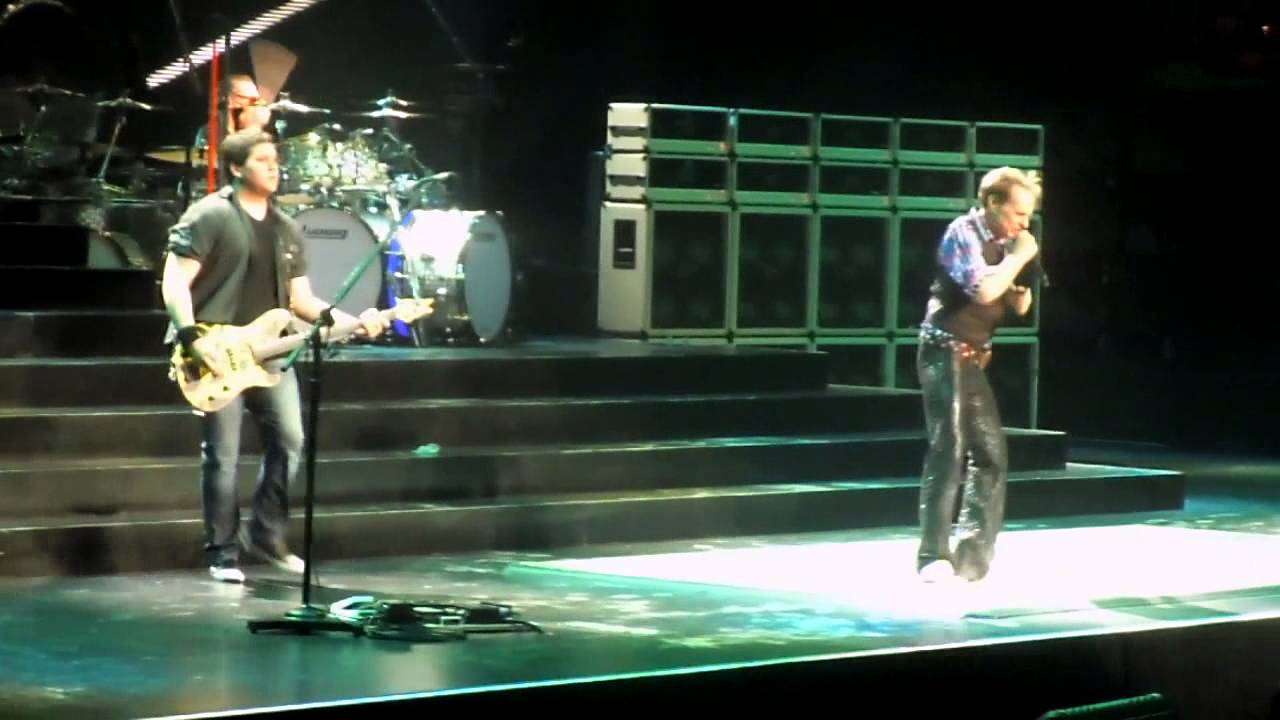 Van Halen - Jamie's Cryin' (Live 2012) - YouTube