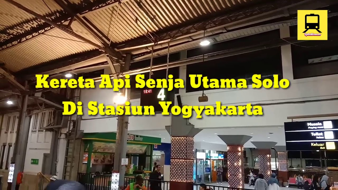 Kereta Api Senja Utama Solo di Stasiun Tugu Yogyakarta - YouTube
