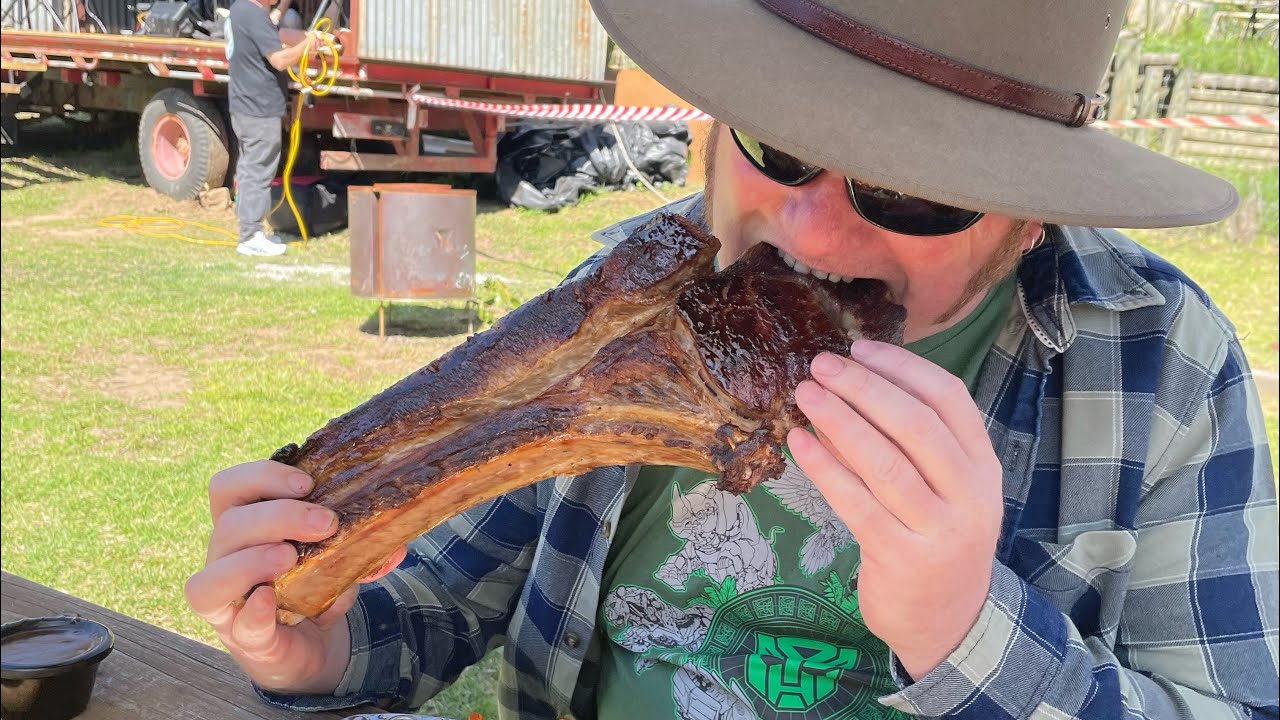 BIG ANGRY TREV vs 1.7kg TOMAHAWK STEAK - YouTube