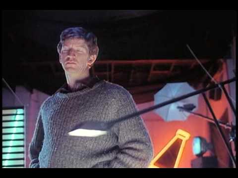 Ray Bradbury Theater - The Crowd part 2 - YouTube