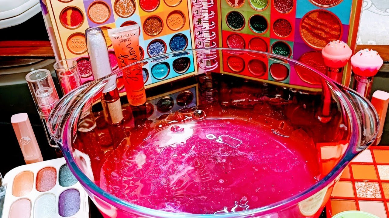 Mixing makeup eyeshadow in Slime| mixing makeup eyeshadow into slime ...