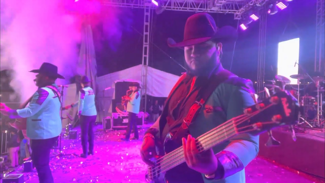 Adryan Moreno - Como Te Extraño / Conjunto Nube (Bass) - YouTube