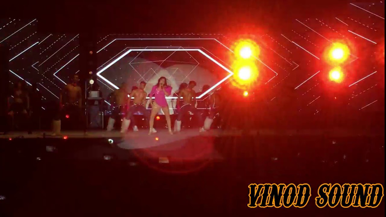 NEHA BHASIN Live In Concert #VinodSound @Vadodara - YouTube