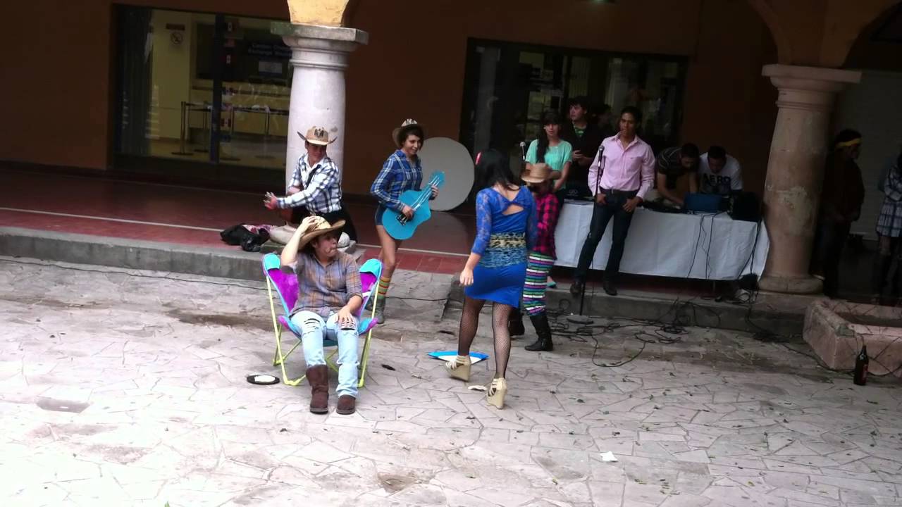 Bienvenida de la Escuela Normal de Juchipila segundo A 2013 - YouTube