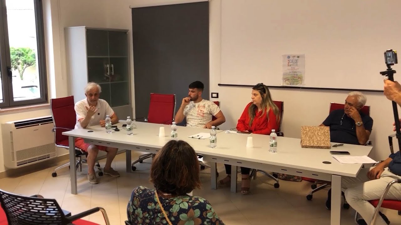 Bivongi: "Scuola calcio di vita", per Jacopo Simonetta - YouTube