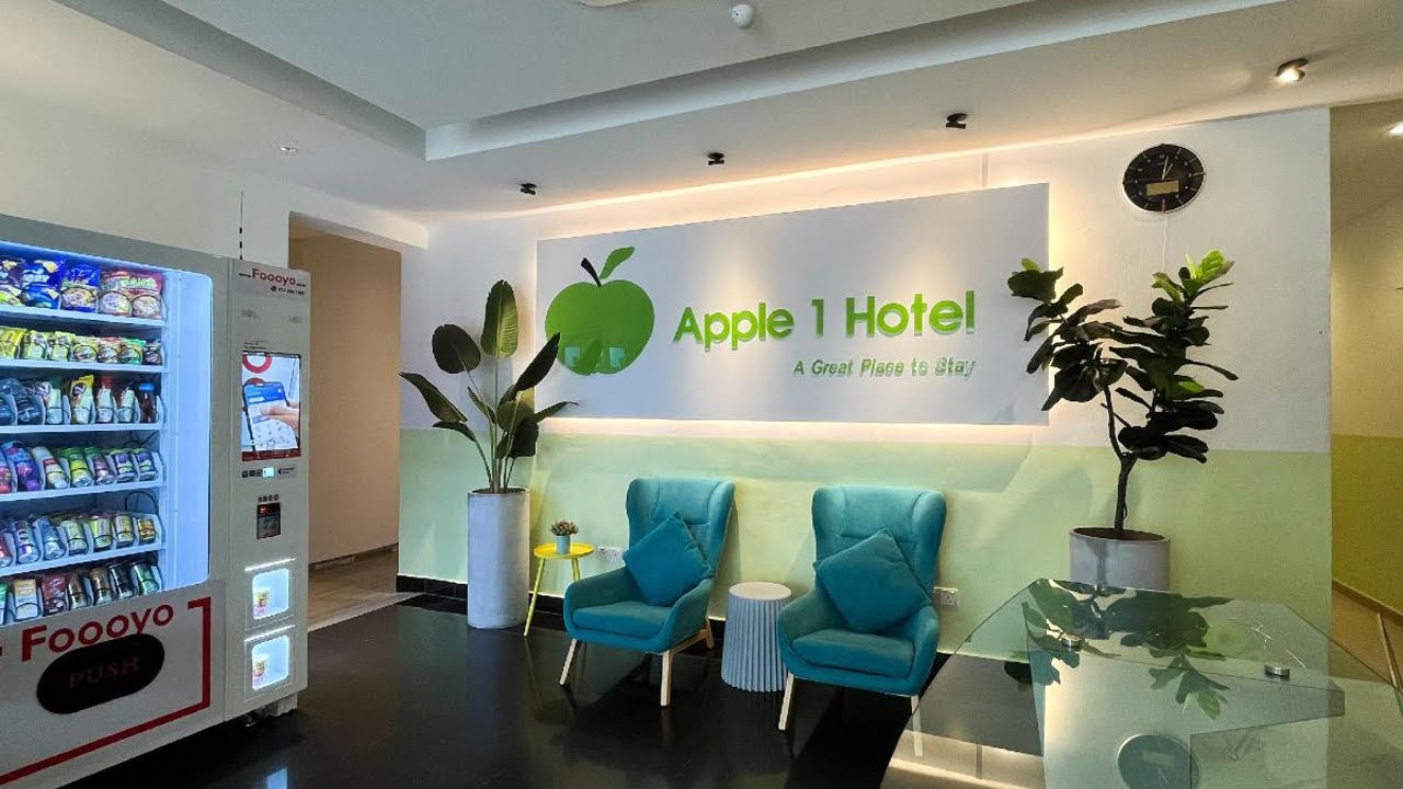 #Review Apple 1 Hotel Queensbay - YouTube