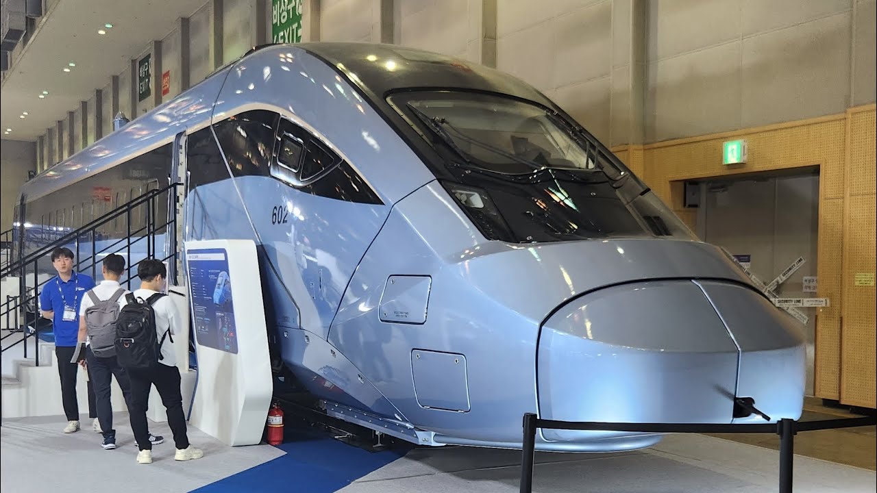 [2023 부산국제철도기술산업전] 현대로템 "EMU-320" 둘러보기 - YouTube