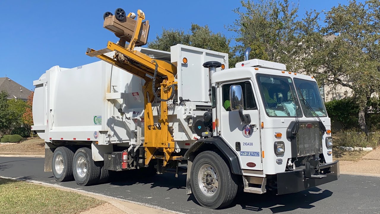 City of Austin’s New G-S Automated Side Loader - YouTube