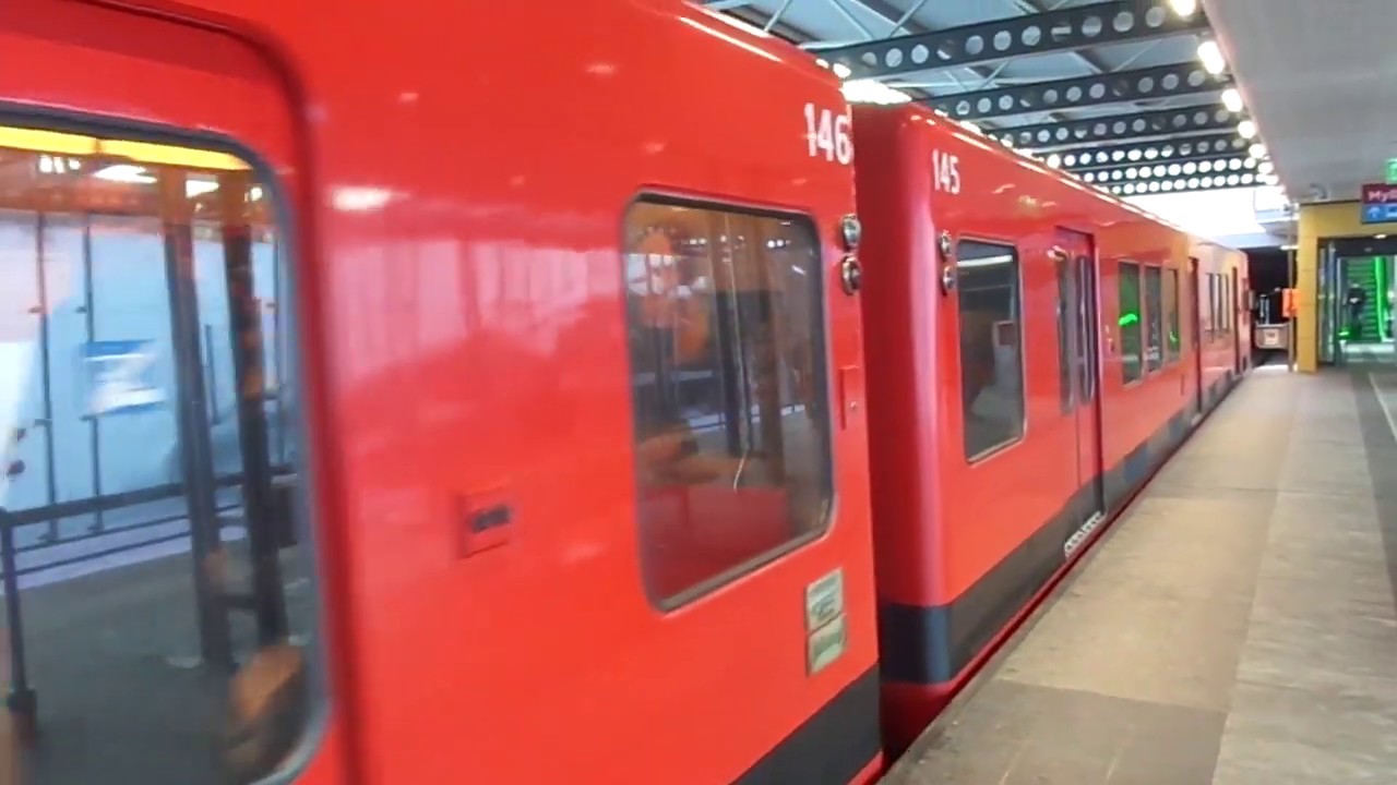Metro of Helsinki 9-8: Valmet M100 #145 on line to Mellunmaki (16.02.19 ...