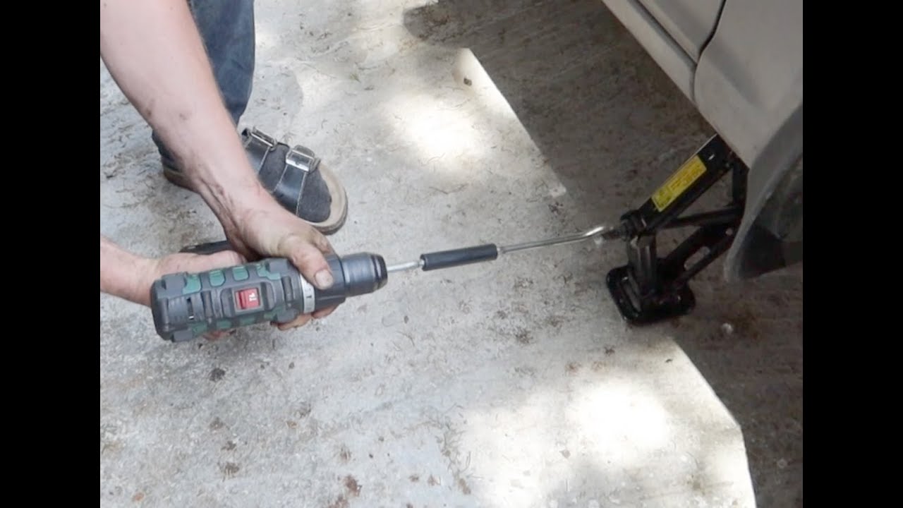 Cordless portable electric car lift from carjack. Cordless screwdriver ...