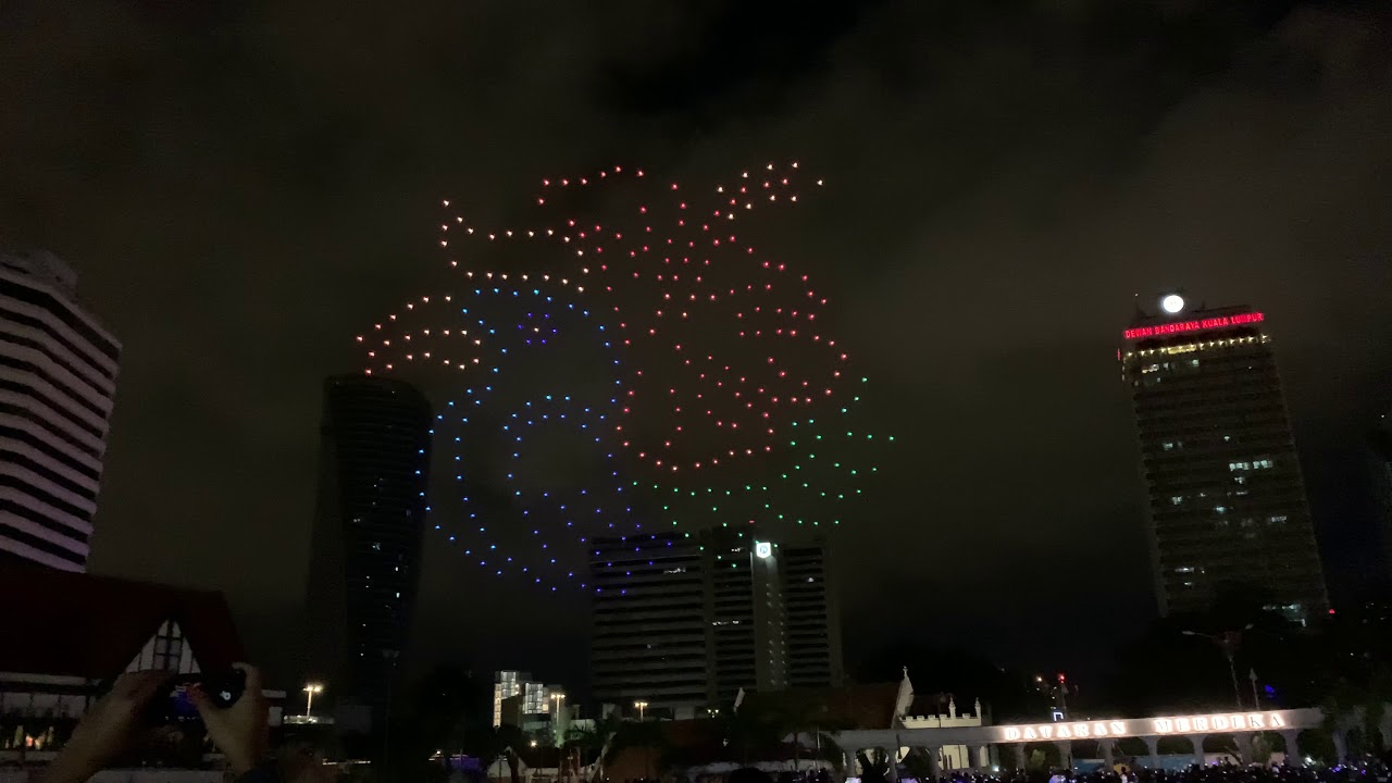 AMAZING DRONE FORMATION | COUNTDOWN NEW YEAR 2020 MALAYSIA - YouTube