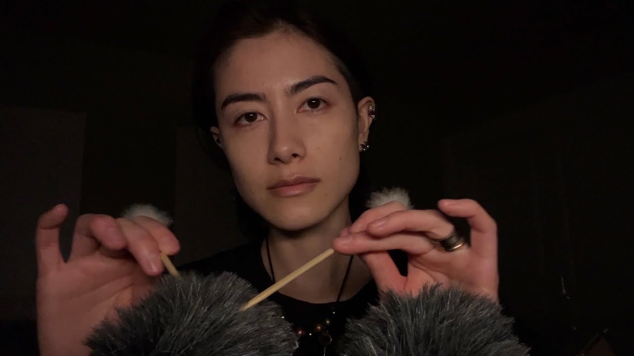 Fuzzy fuzzy ASMR (Fuzzy mic touching, picking, scratching) - YouTube