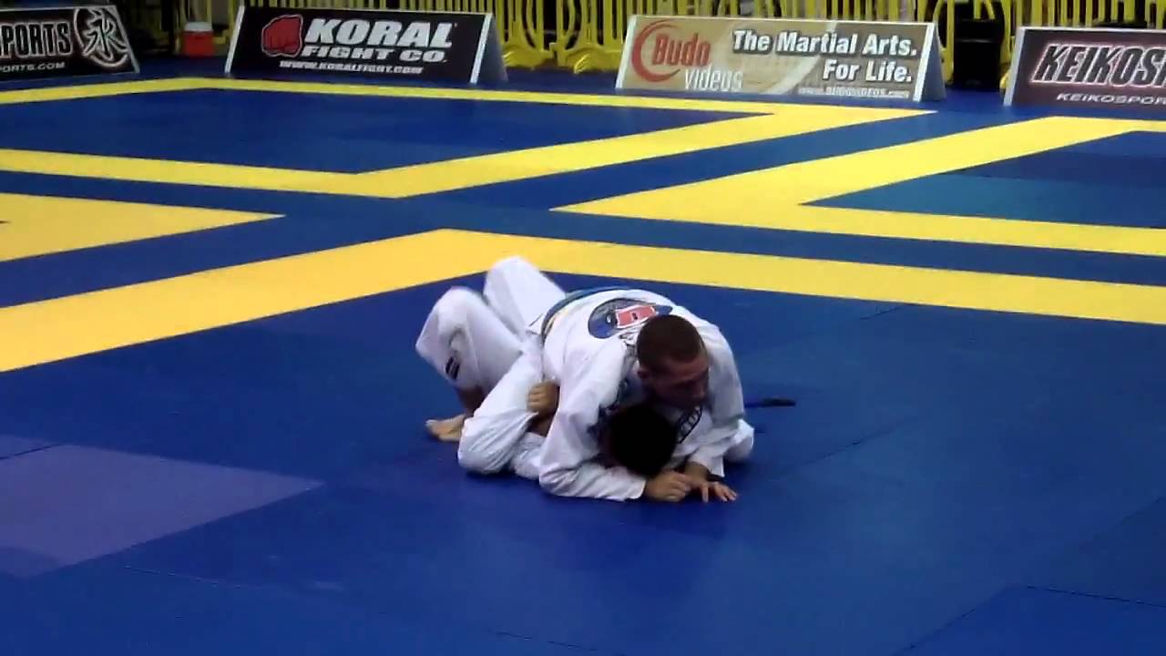 2011 Phoenix Open Aaron Wilson vs Eric Caulfield - YouTube