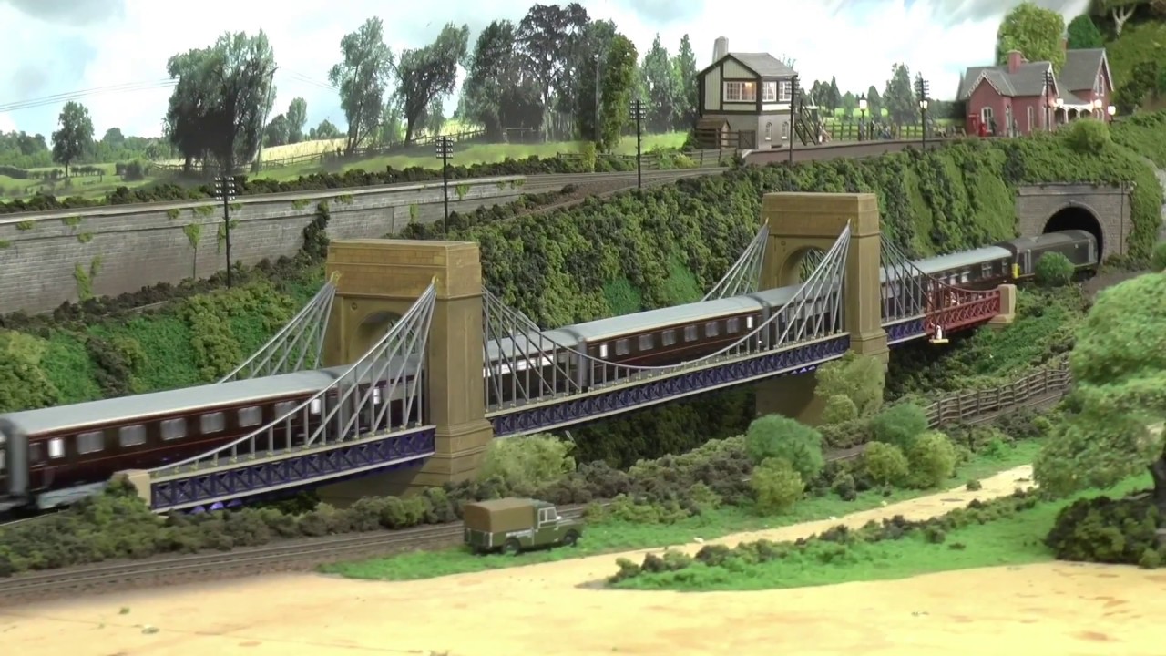 A small update plus the Royal Train goes for a spin. 10-09-2017 - YouTube