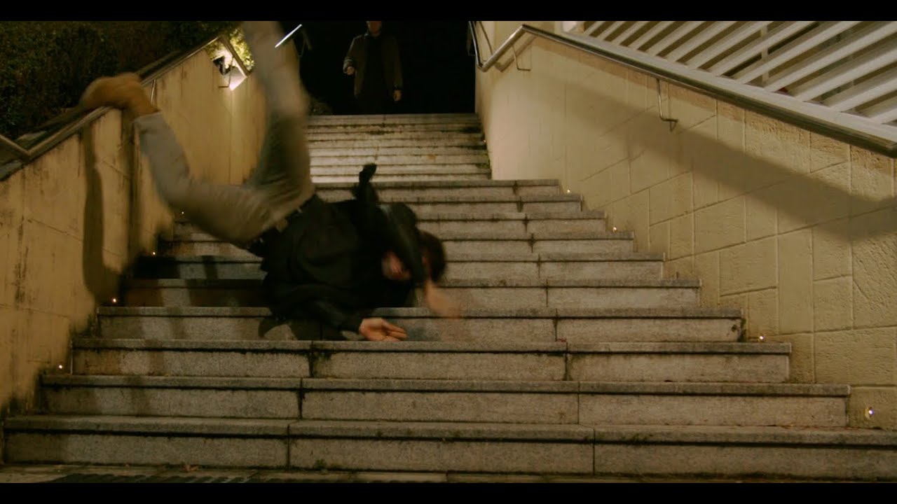 Stuntmen falling down stairs - YouTube